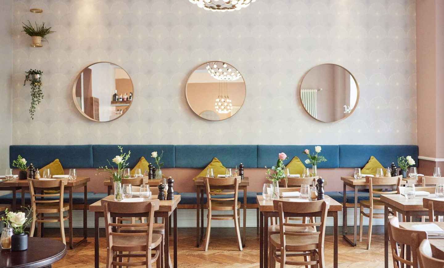 SETS – Frühstück. Lunch. Brunch. Kuchen. Kaffee. Feine Drinks.